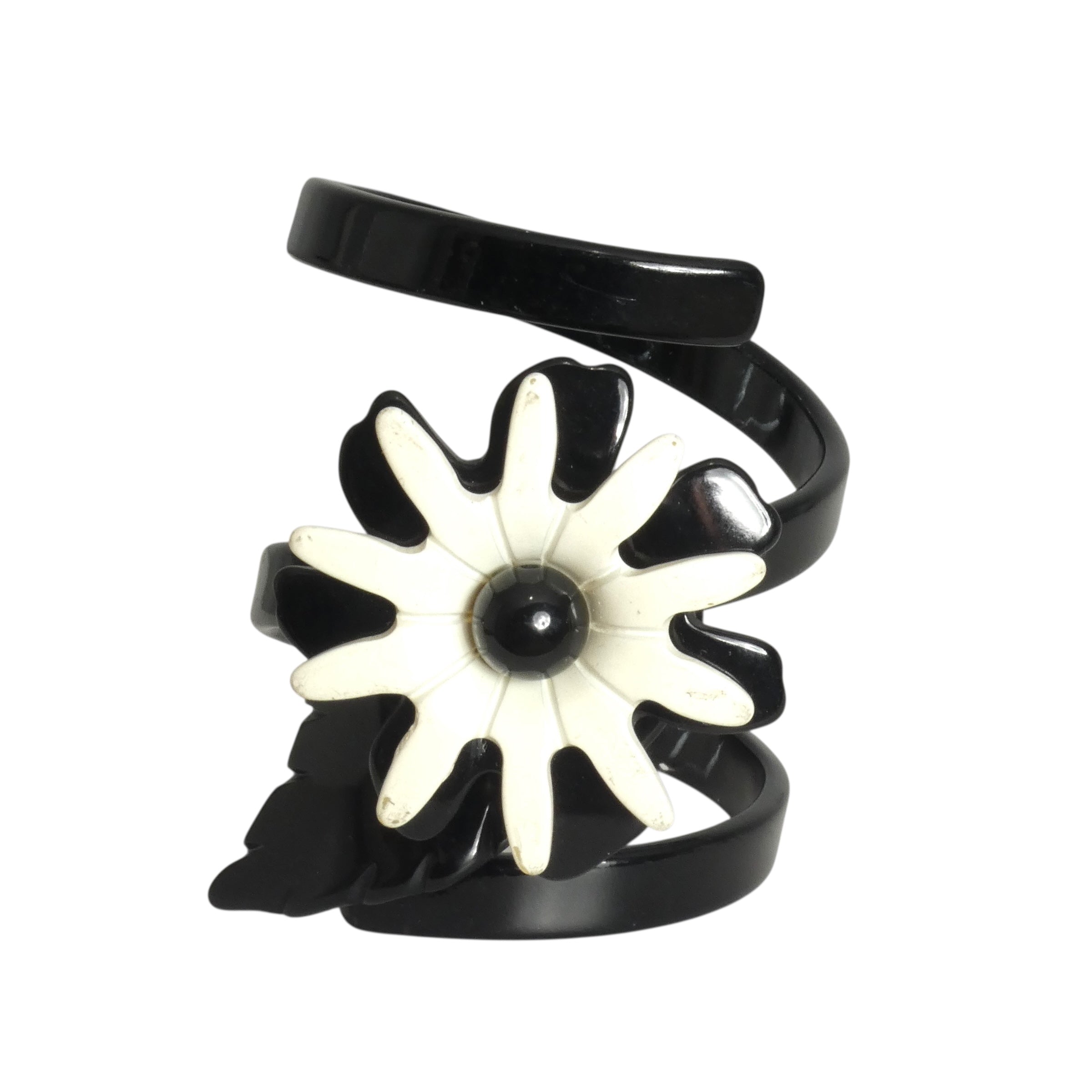 PIERRE CARDIN-1970s Resin Coiled Flower Cuff – MARTINI CONSIGNMENT